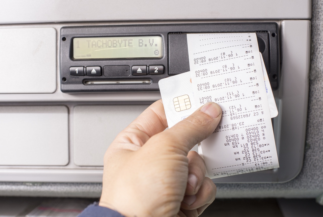 Digitalen Tachograph bedienen - Accredis
